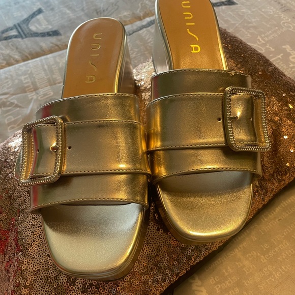 Unisa | Shoes | Unisa Metallics Gold Platform Wedge Sandalsslipon ...